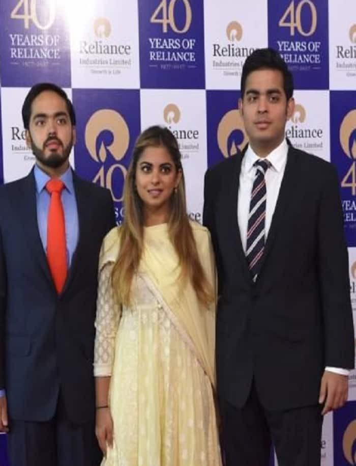 Salary Package Of Mukesh Ambani’s Kids Isha, Akash And Anant Ambani