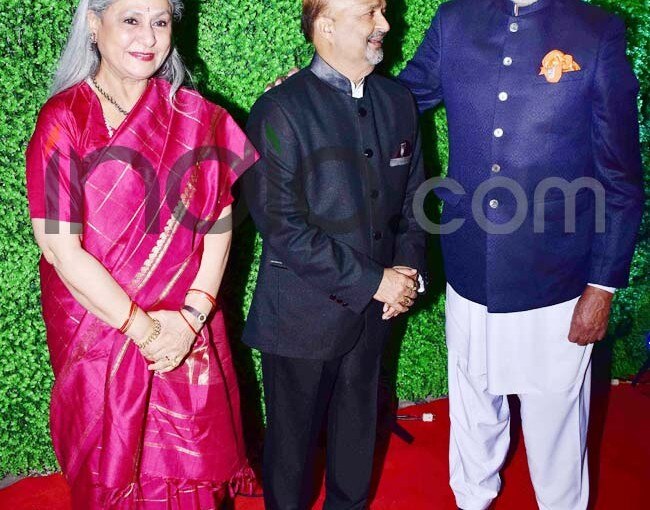 Amitabh Bachchan and Jaya Bachchan with Sameer Anjaan