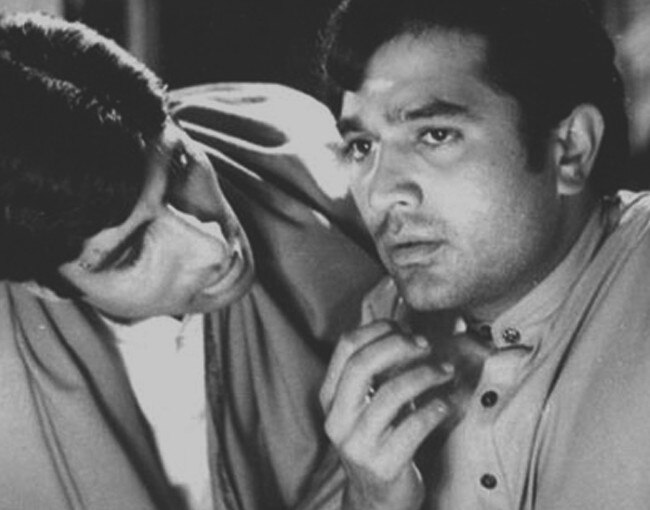 Amitabh Bachchan and Rajesh Khanna in Anand