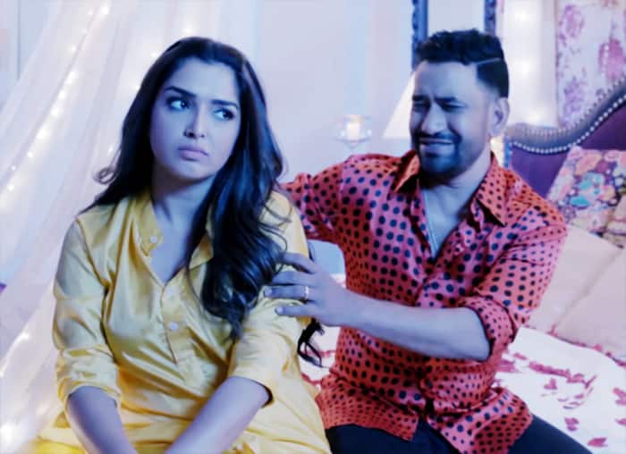 Amrapali Dubey-Nirahua’s Flaunt Their Steamy Chemistry in Viral Song ‘Love Dahej’
