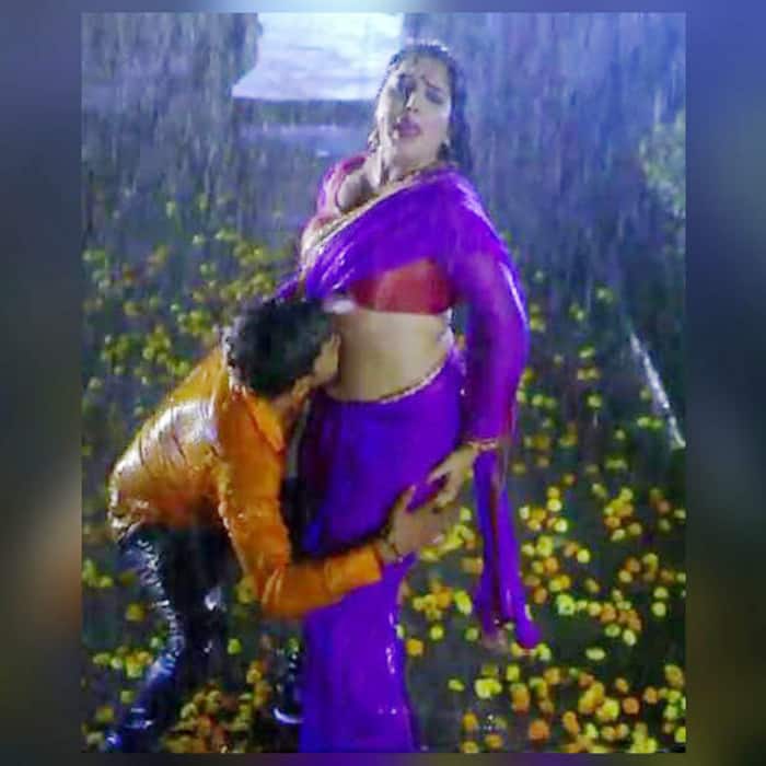 Bhojpuri Hot Couple Amrapali Dubey, Nirahua’s Chemistry is Unmissable