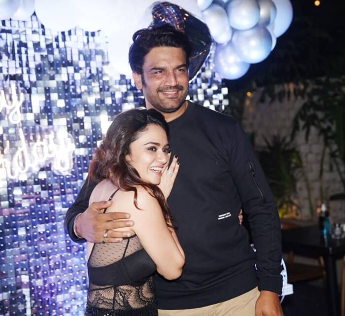 Amruta Khanvilkar's Birthday Party: Ankita Lokhande, Rithvik Dhanjani, Sharad Kelkar And Others ...