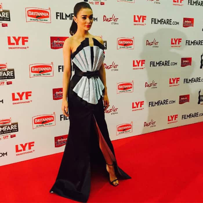 Check out red carpet appearance of celebs at 63rd Britannia Filmfare ...