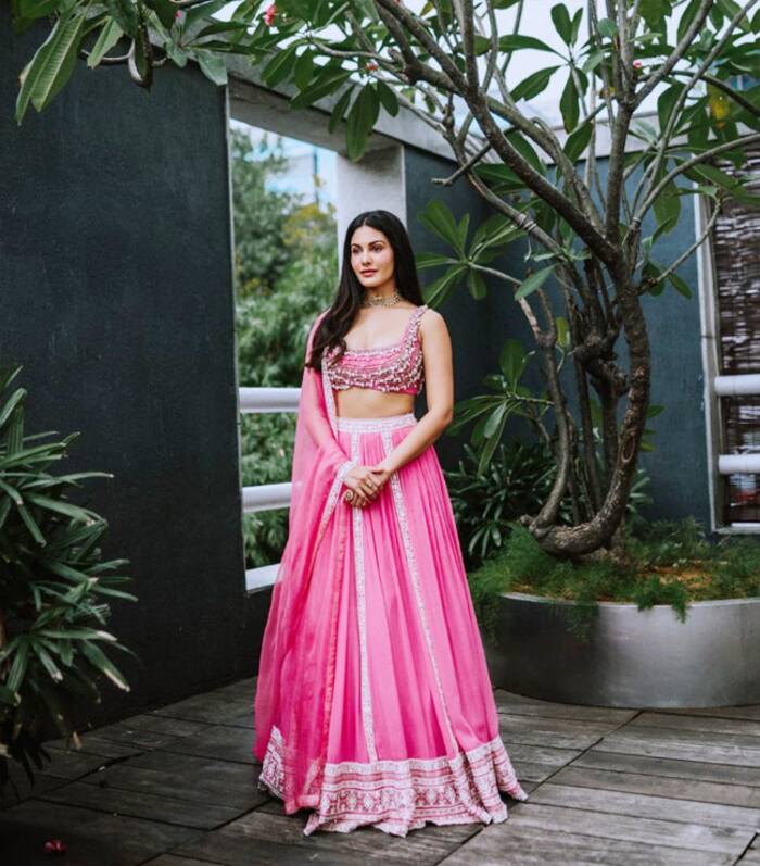 Amyra Dastur is Slaying the Internet with Her Pink Lehenga on Bagheera ...