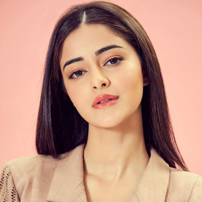 Ananya Panday Looks Both Cute And Hot in Her Beige Blazer And Mini ...