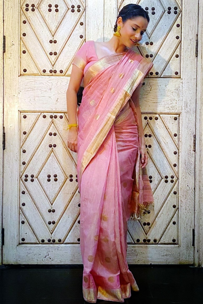 Ankita Lokhande styles her saree with gold jhumki