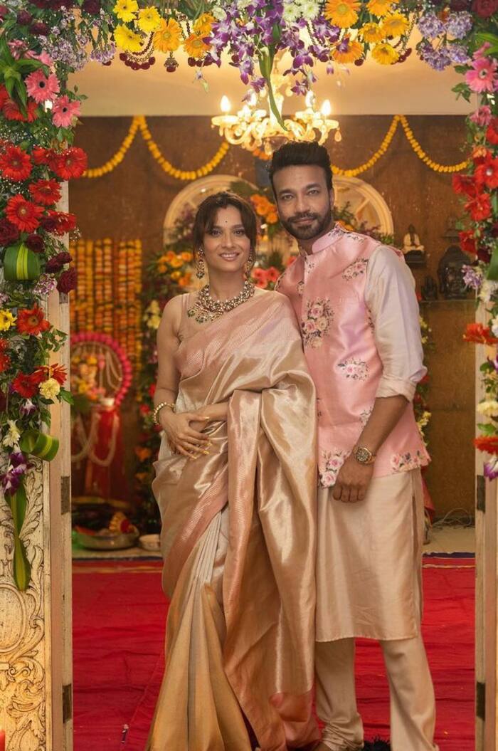 Ankita Lokhande Vicky Jain Perform Their First Ganpati & Gauri Pujan Together