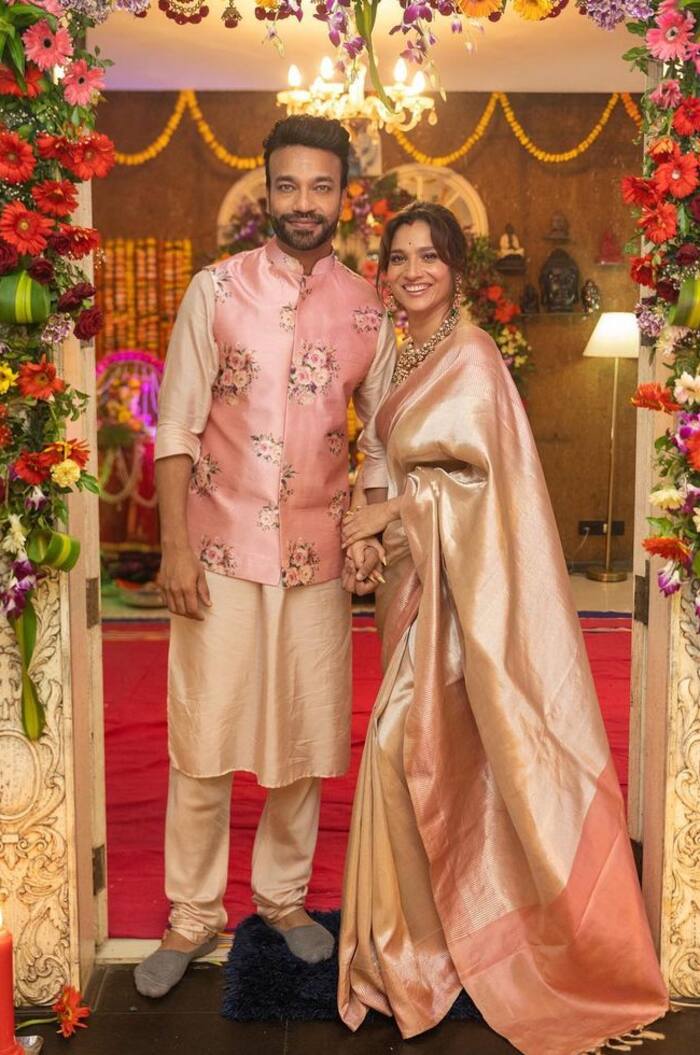 Ankita Lokhande Vicky Jain Perform Their First Ganpati & Gauri Pujan Together