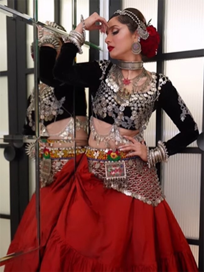 Ankita Lokhande’s Gorgeous Avatar in Lehenga Choli And Silver Jwellery ...