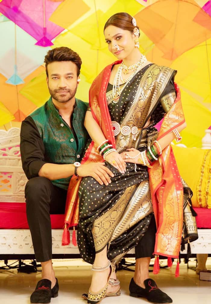 Ankita Lokhande – Vicky Jain in Traditional Maharashtrian Outfits Show ...