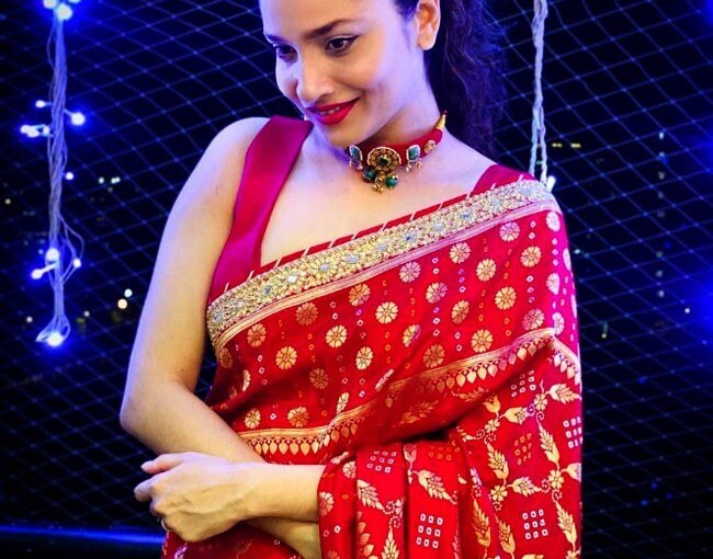 Ankita strikes a pose with her cute furry friend