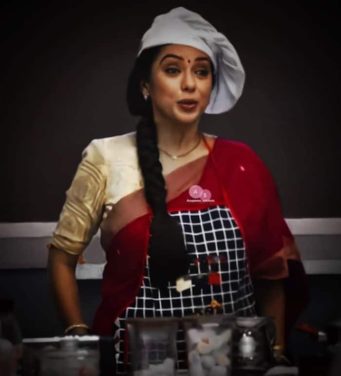 Anupama aka Rupali Ganguly flaunts her culinary skills