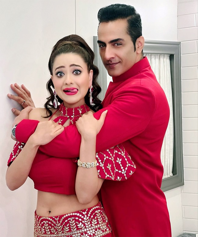 Madalsa Sharma aka Kavya And Sudhanshu Pandey aka Vanraj Shah Paint The ...