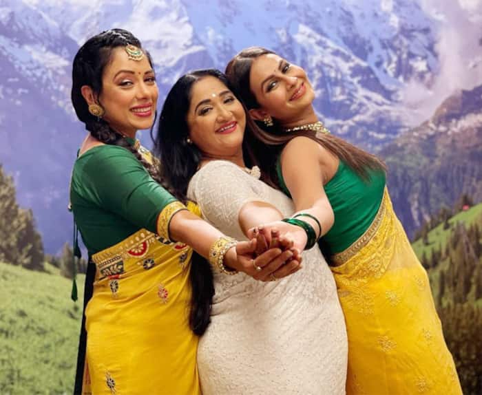 Anupamaa: Anupama, Baa, Dolly Give Titanic Pose