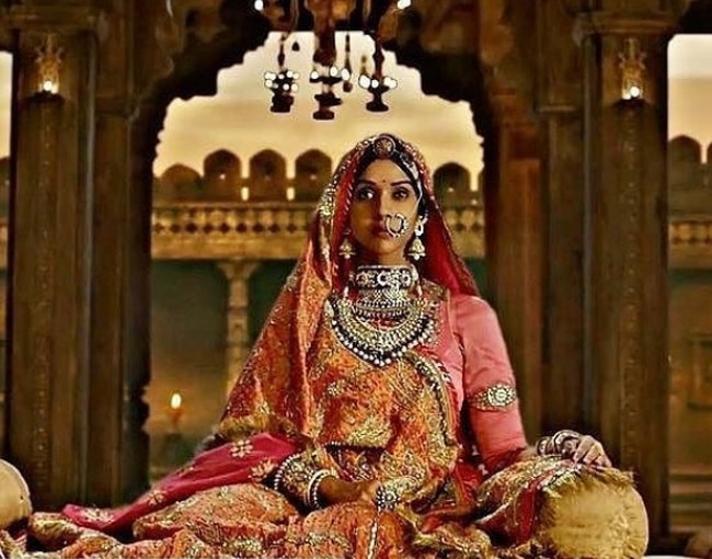 Anupriya Goenka as Rani Nagmati in Ghoomar song of Padmavati