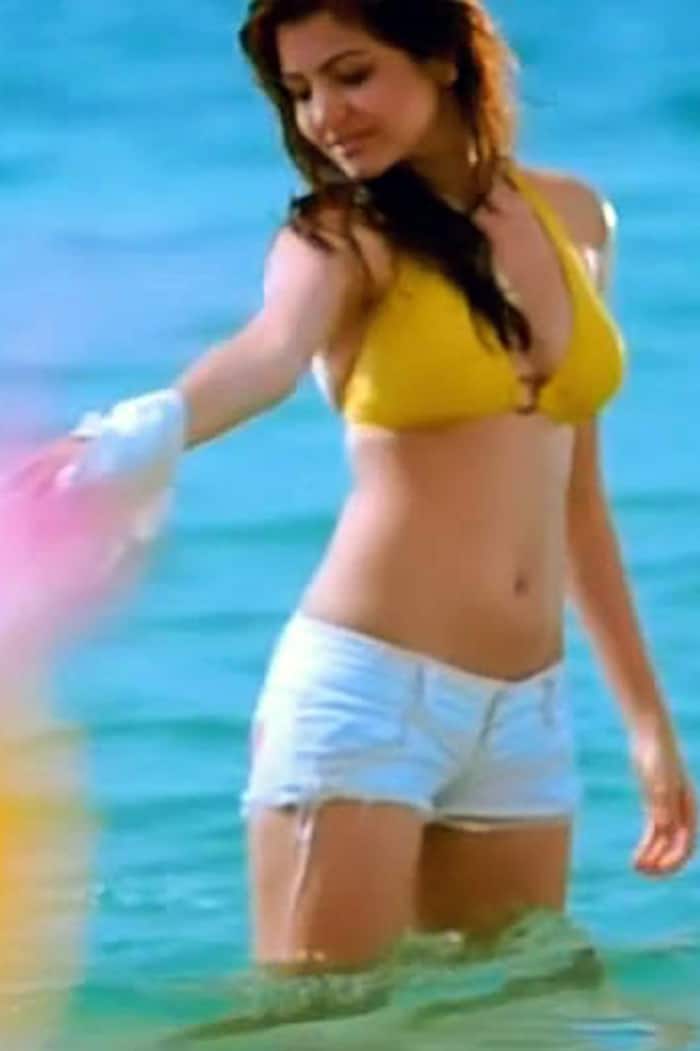 Anushka Sharma bikini and swimwear pictures!