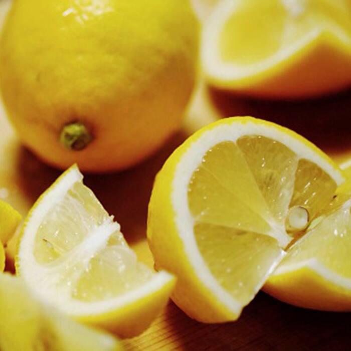 Apply Lemon and Glycerin pack on your face to remove sun tan