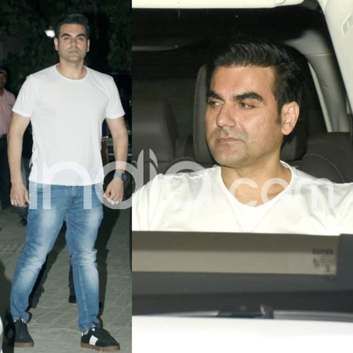 Sunil Grover poses for the paparazzi