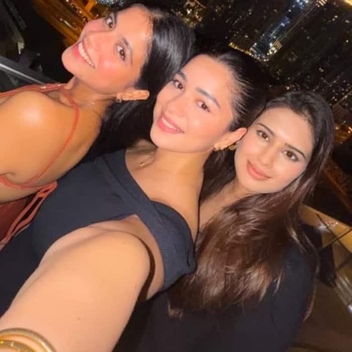 Arjun Tendulkar's fiancée: Look at unseen pictures of Saaniya Chandhok