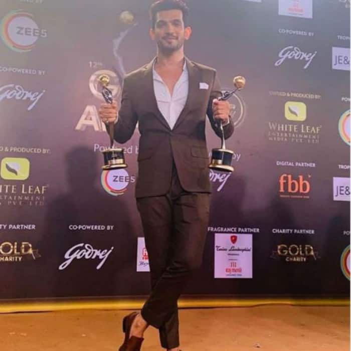 Shraddha Arya & Shivangi Joshi