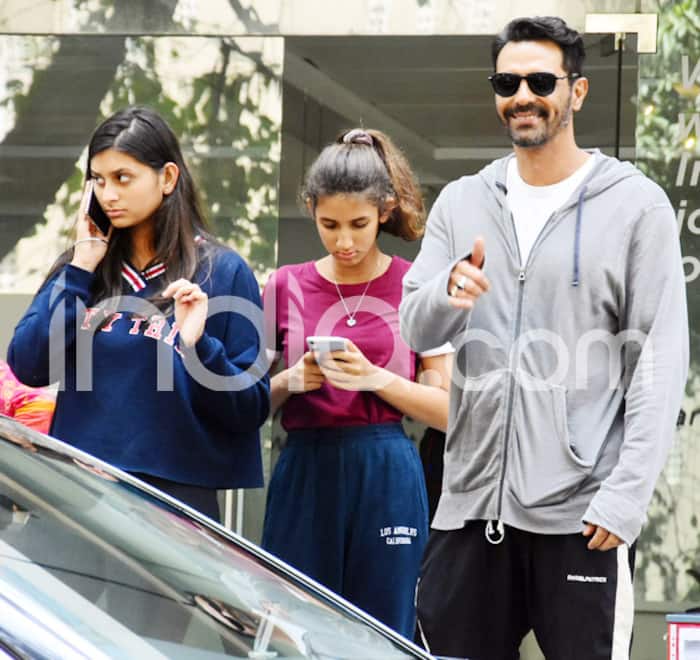 Arjun Rampal Spotted With Daughters Mahikaa Rampal, Myra Rampal Outside ...