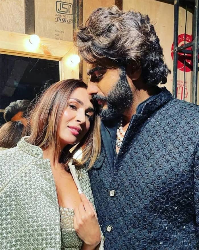 Arjun Kapoor-Malaika Arora Set Couple Goals With Their Sizzling ...