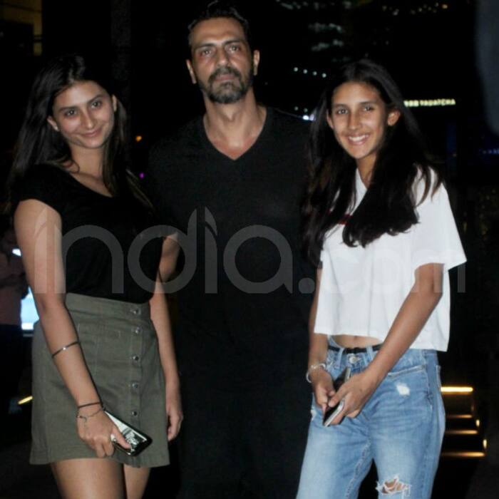 Arjun Rampal Dines Out With Daughters Mahikaa And Myra After Announcing ...