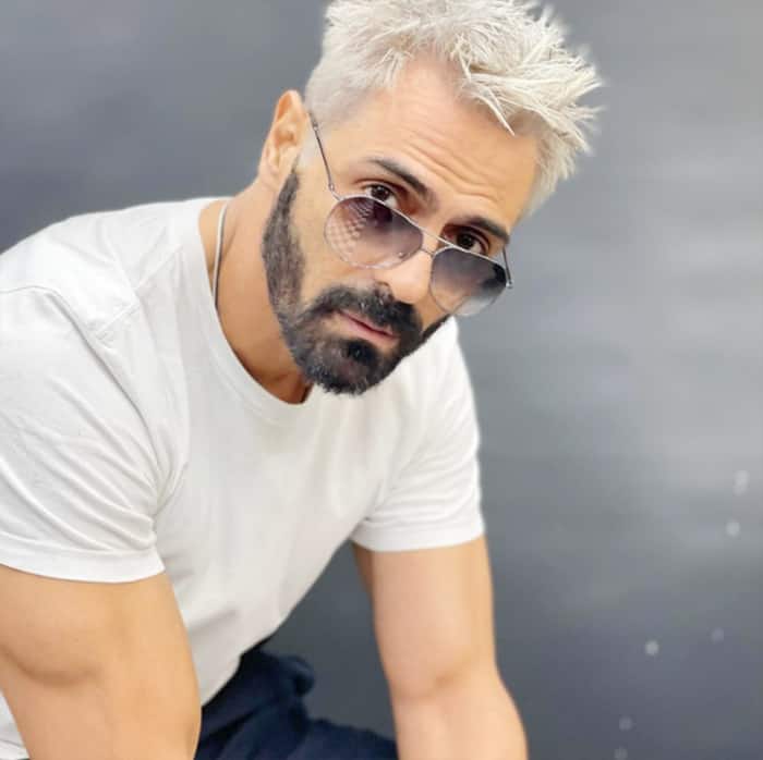 Arjun Rampal is Unrecognizable as he Changes Hair Colour to Platinum ...