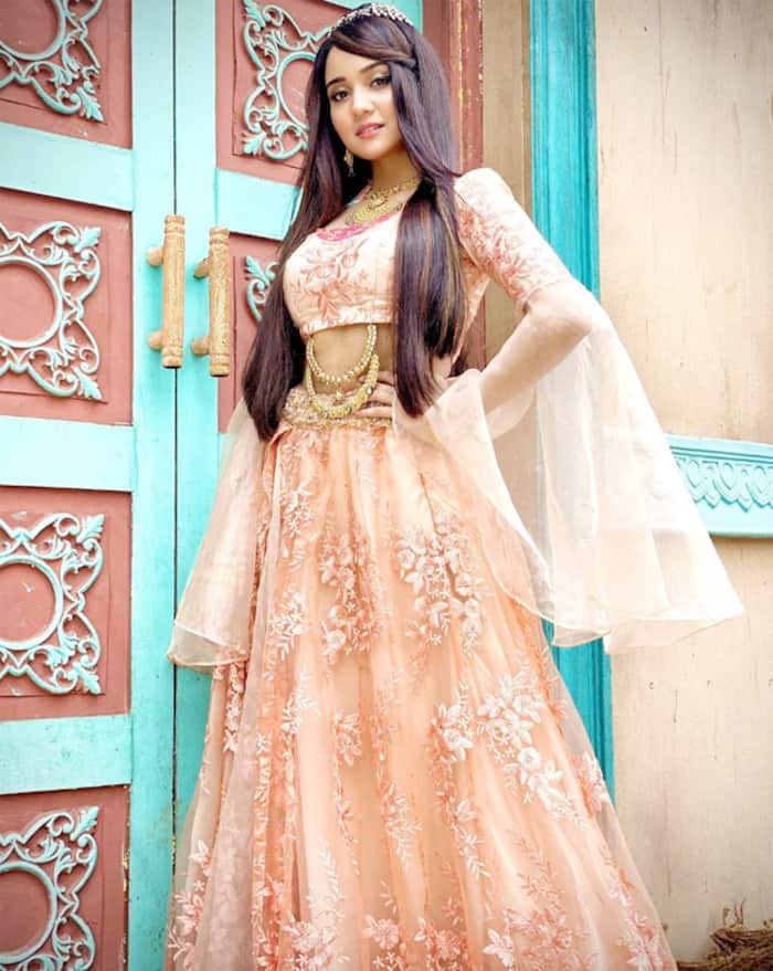 Ashi Singh Shares Her First Look as Princess Yasmine