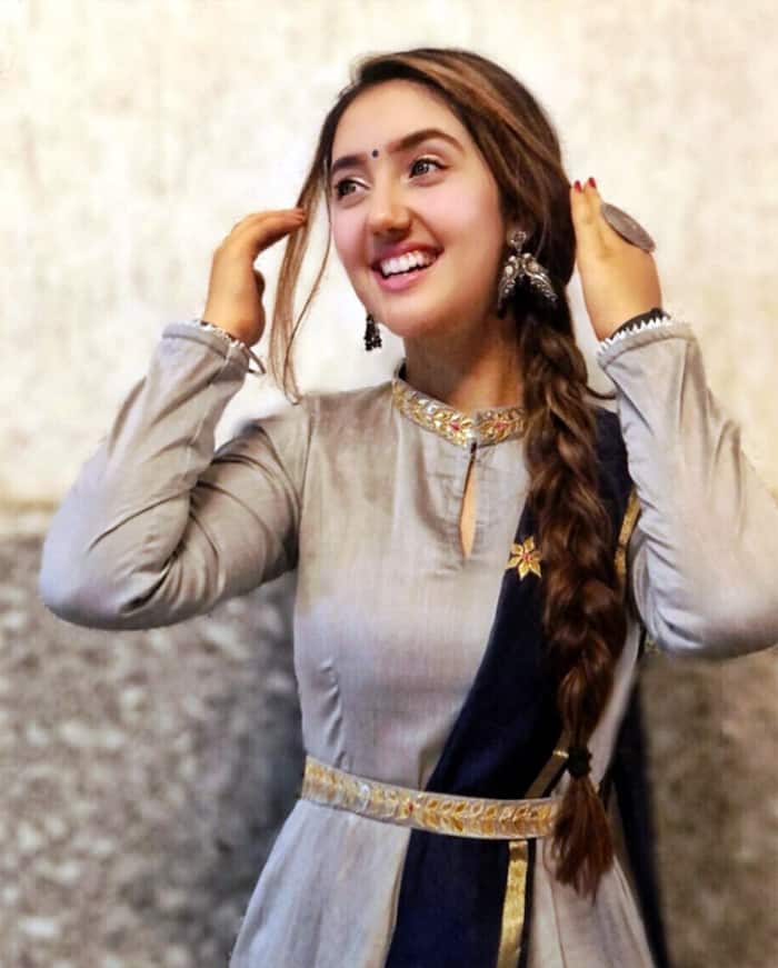 Ashnoor Kaur Ditches Her Patiala Babes Look To Ace Glamarous Silver ...