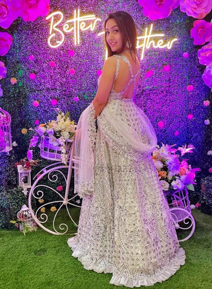 Ashnoor Kaur Ditches Her Patiala Babes Look To Ace Glamarous Silver ...