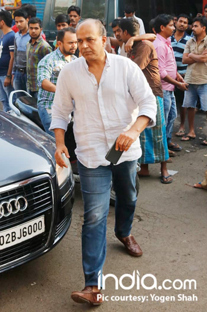 Abhishek Bachchan, Paresh Rawal attend Neeraj Vora’s funeral, see pics