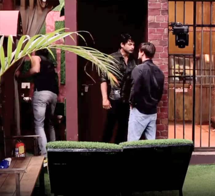 Asim and Sid ignore Bigg Boss' request