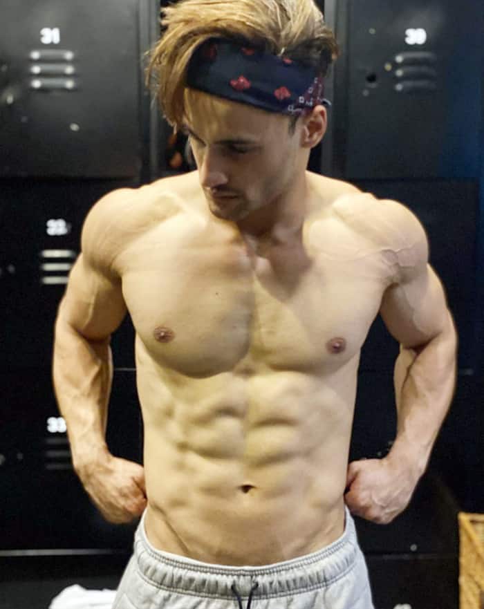 Asim Riaz's Pictures Are Going Viral