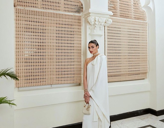 Athiya Shetty serves pure glam in a pristine look