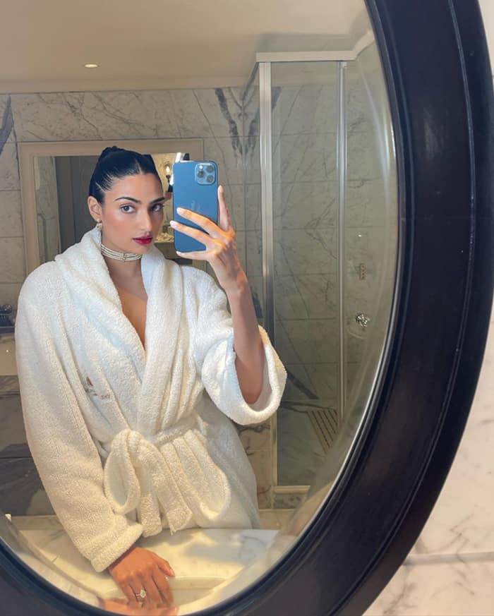 Athiya Shetty wore studding stone studs