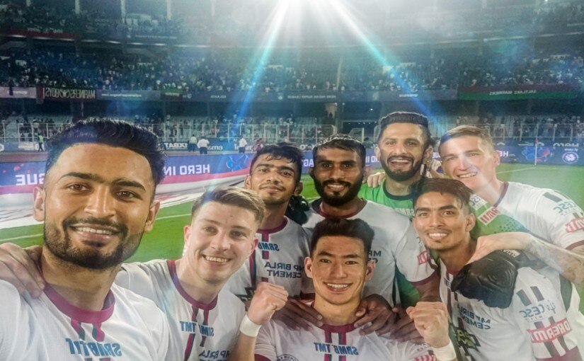 ATK Mohun Bagan players pose for a groupfie post their East Bengal win.