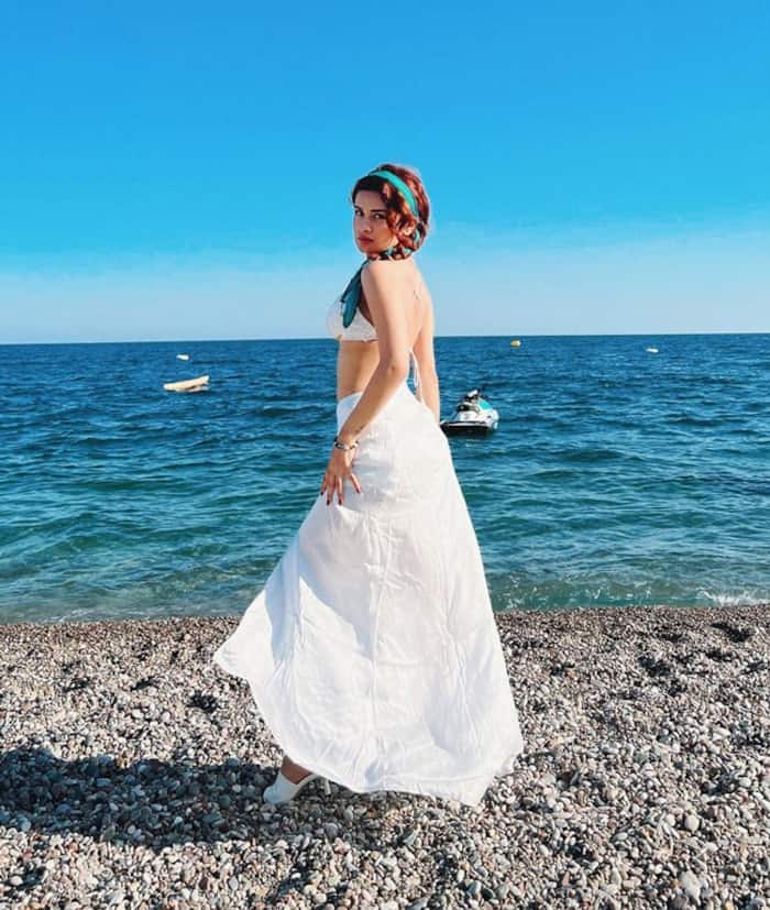 Avneet Kaur Raises Temperature in All White Beach Outfit