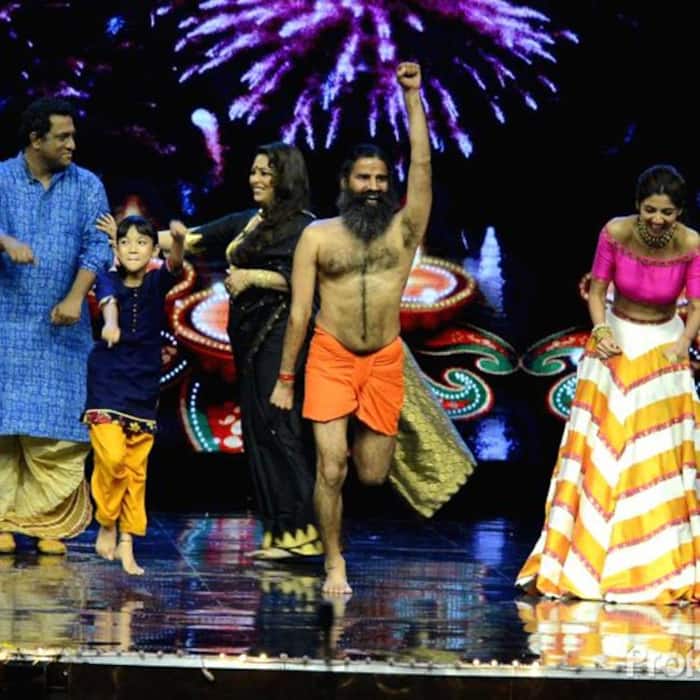 Not only with Ranveer Singh, here are incidents when Baba Ramdev showed ...