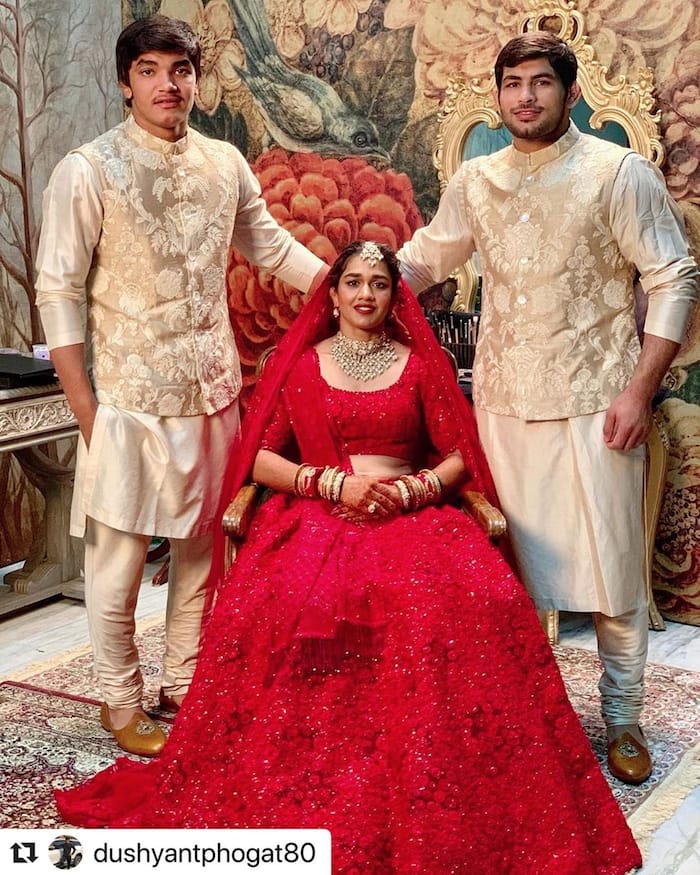 Wrestler Babita Phogat Marries Fellow Wrestler Vivek Suhag | SEE PICS