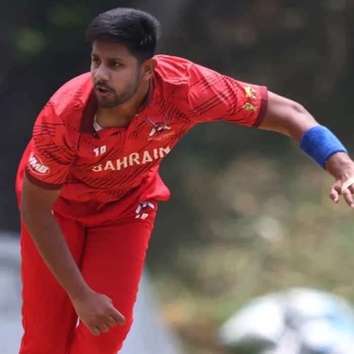 OUT,OUT,OUT,OUT,OUT,OUT,OUT... This deadly Pakistani bowler creates ...