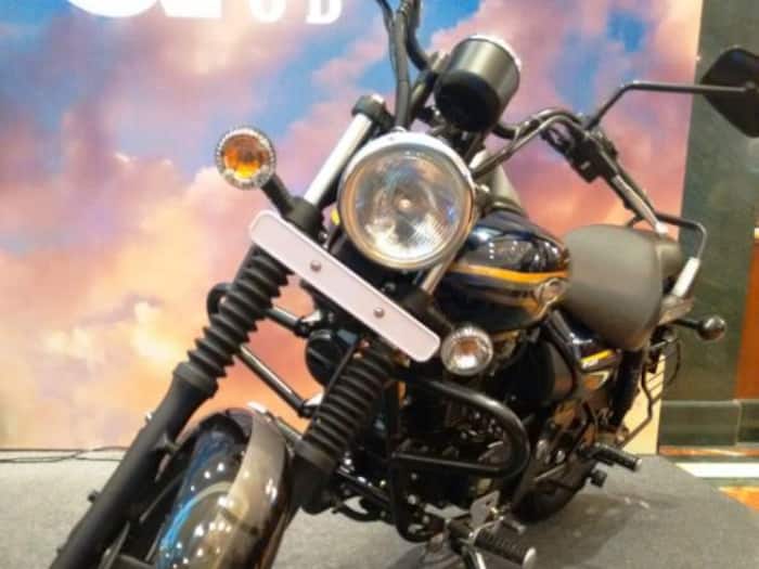 Bajaj Avenger 150 Street Photo Gallery