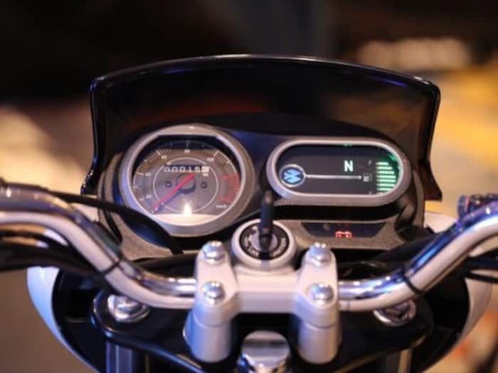 Bajaj V Bike Photo Gallery