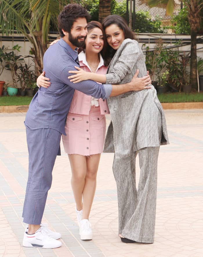 BATTI GUL METER CHALU STARS