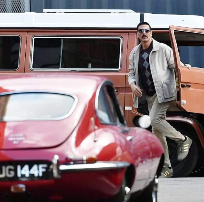Akshay Kumar Release New Poster of Bell Bottom, Finishes Shooting in London