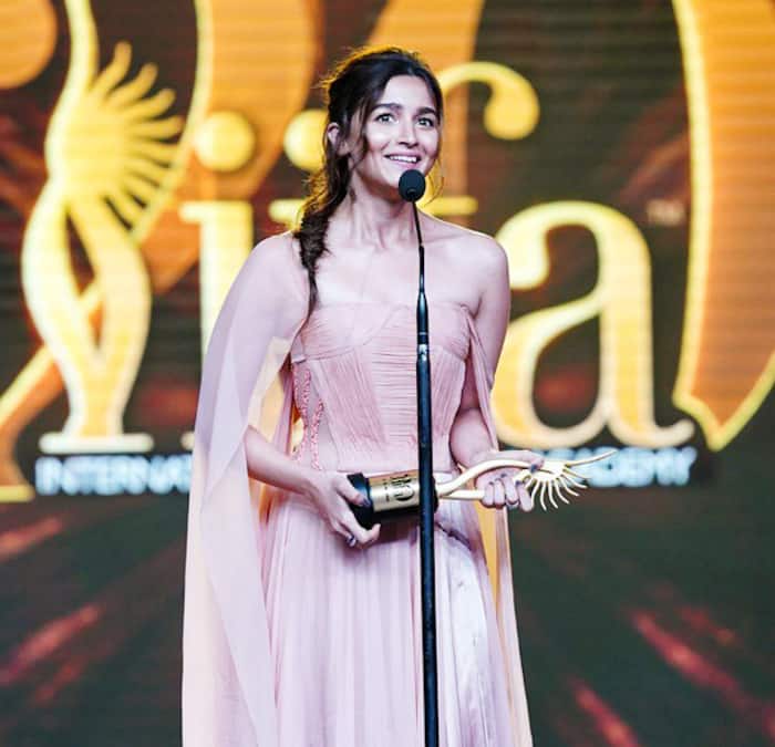 Best Playback Singer (Female)