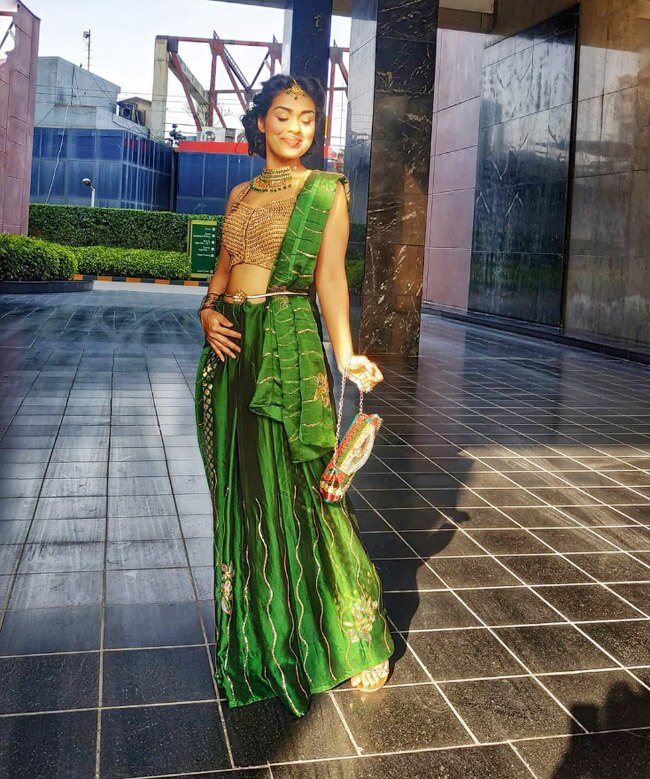 Bhasha Mukherjee’s beautiful smiling face in this Indian traditional ...