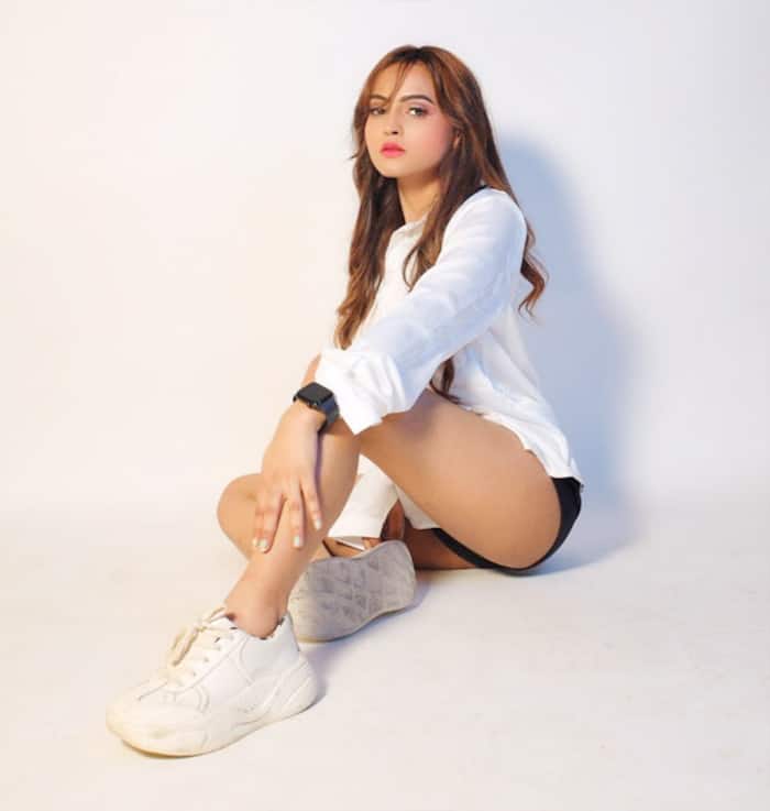 Splitsvilla Fame Bhavya Singh Makes Heads Turn With Her Raunchy Instagram Pictures, Check Them Out