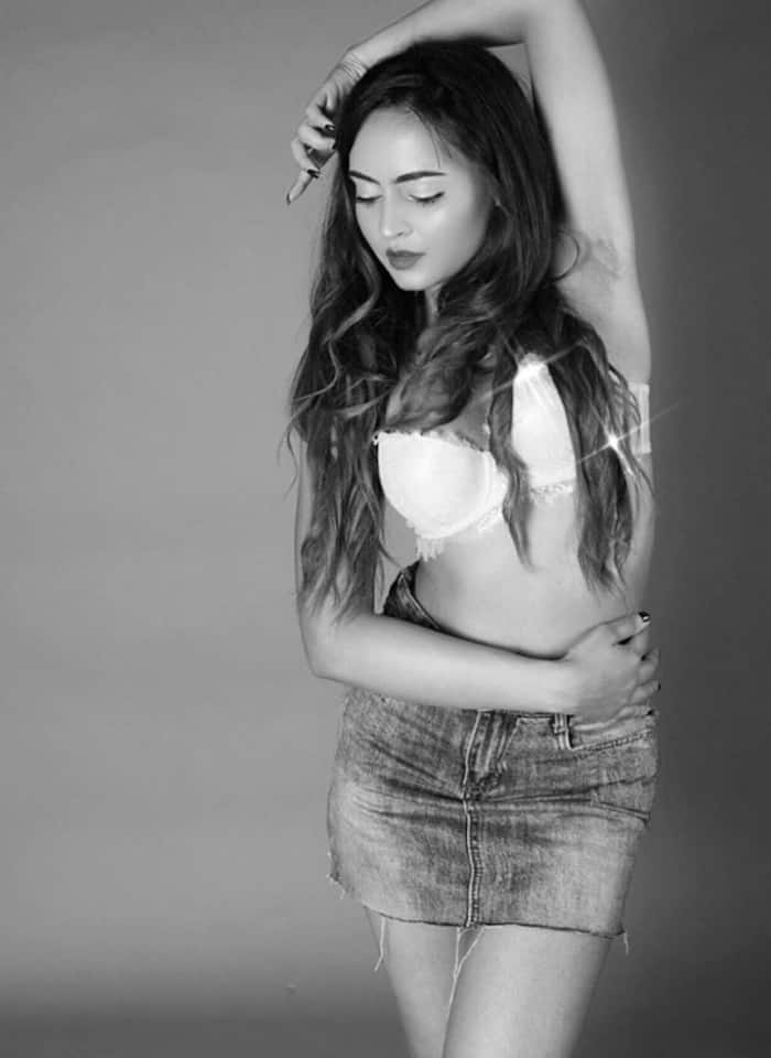 Bhavya Singhs Sexy Look 