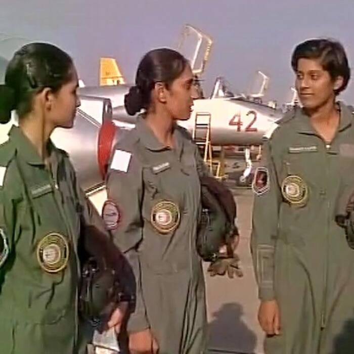 Indian Air Force inducts women fighter pilots for the first time, see ...